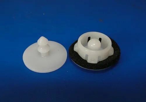 Клипса крепежная