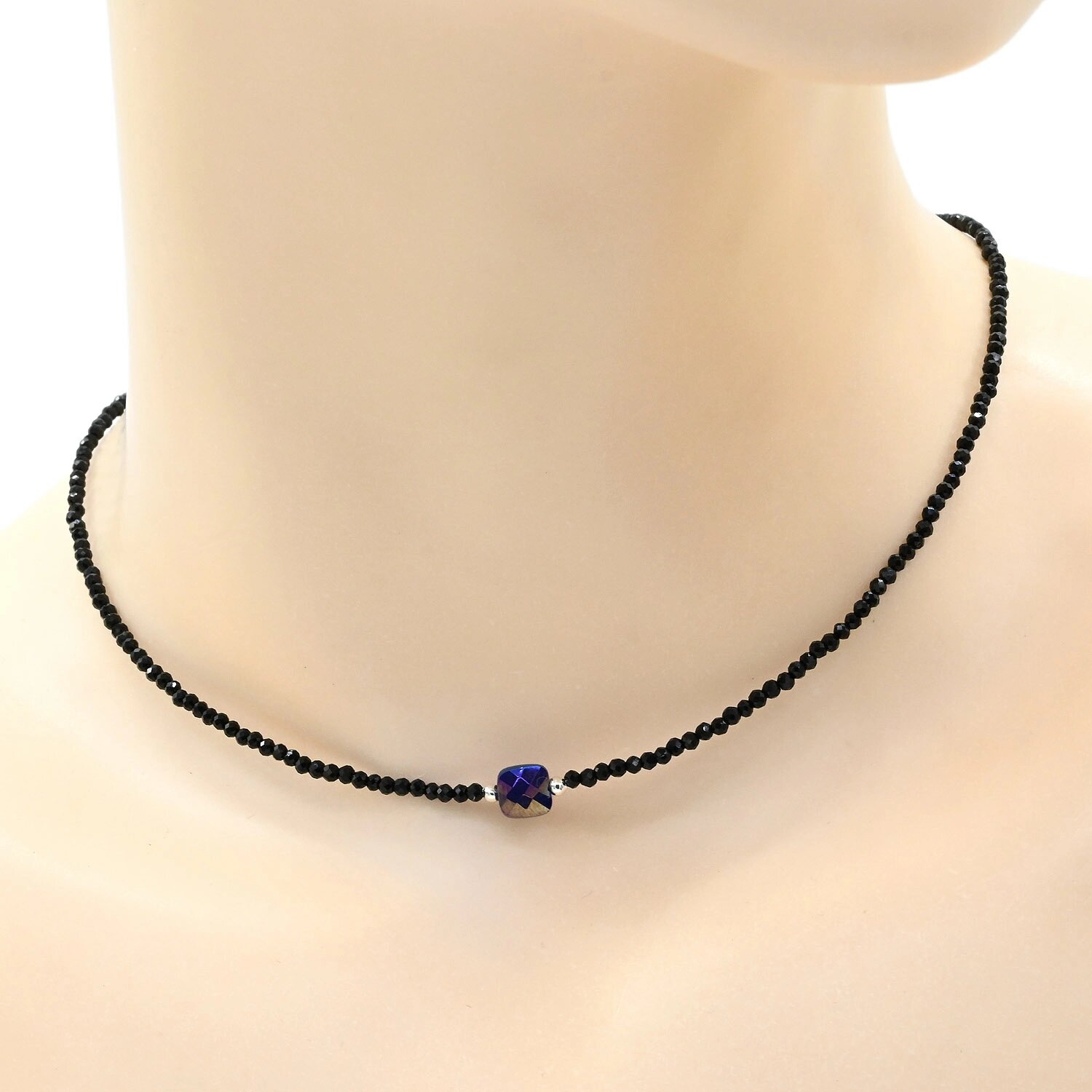 Чокер, шпинель