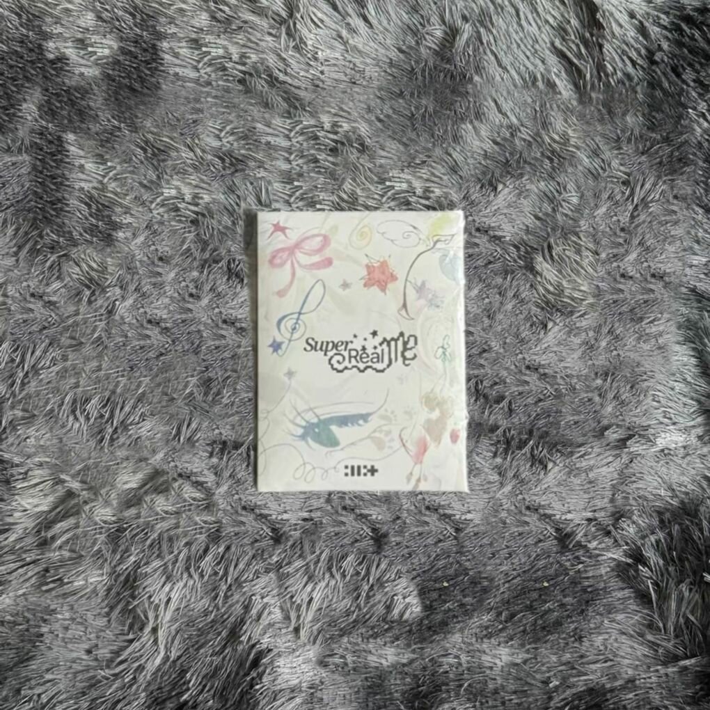 Альбом ILLIT - 1st Mini Album SUPER REAL ME