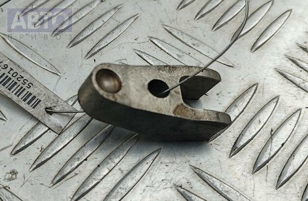 Скоба (кронштейн) крепления форсунки Mercedes E-Class W210 (1995-2002)