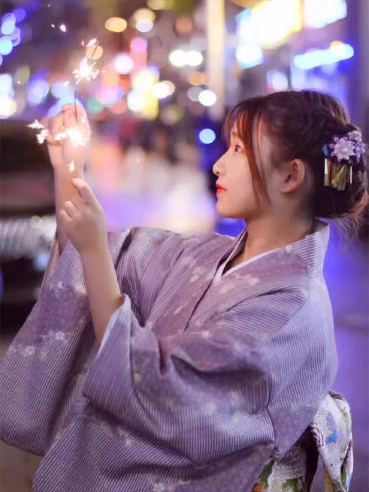 Женское традиционное кимоно Yukata фиолетовое с цветочным принтом XS, only kimono
