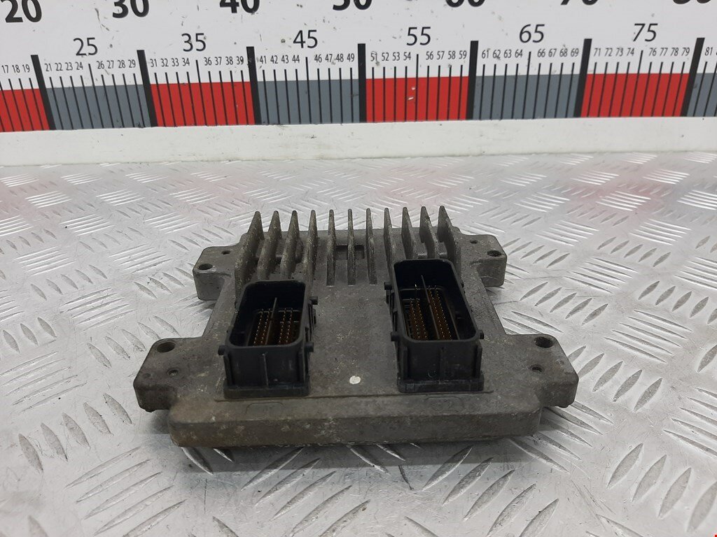 Блок управления двигателем Opel Corsa D 12679199 арт. 1832356