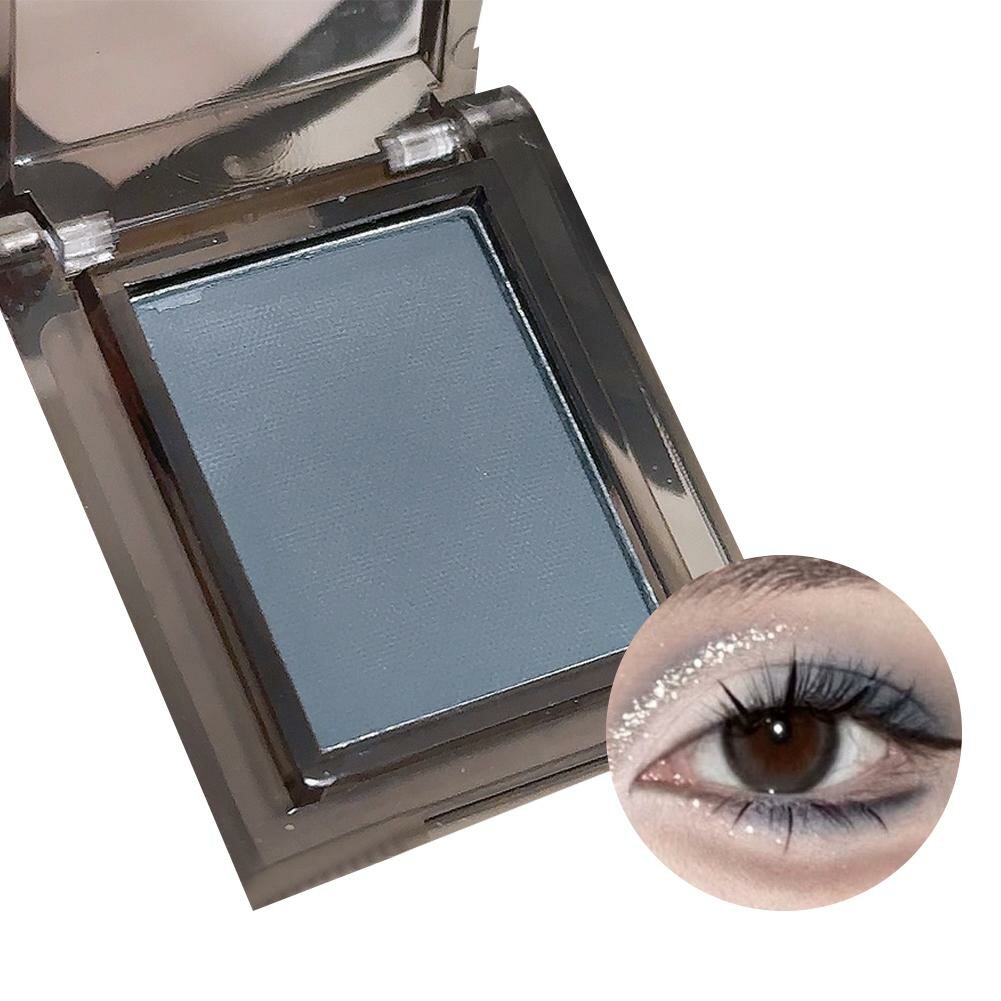 Монохромная матовая и нежная пудровая палитра теней для век