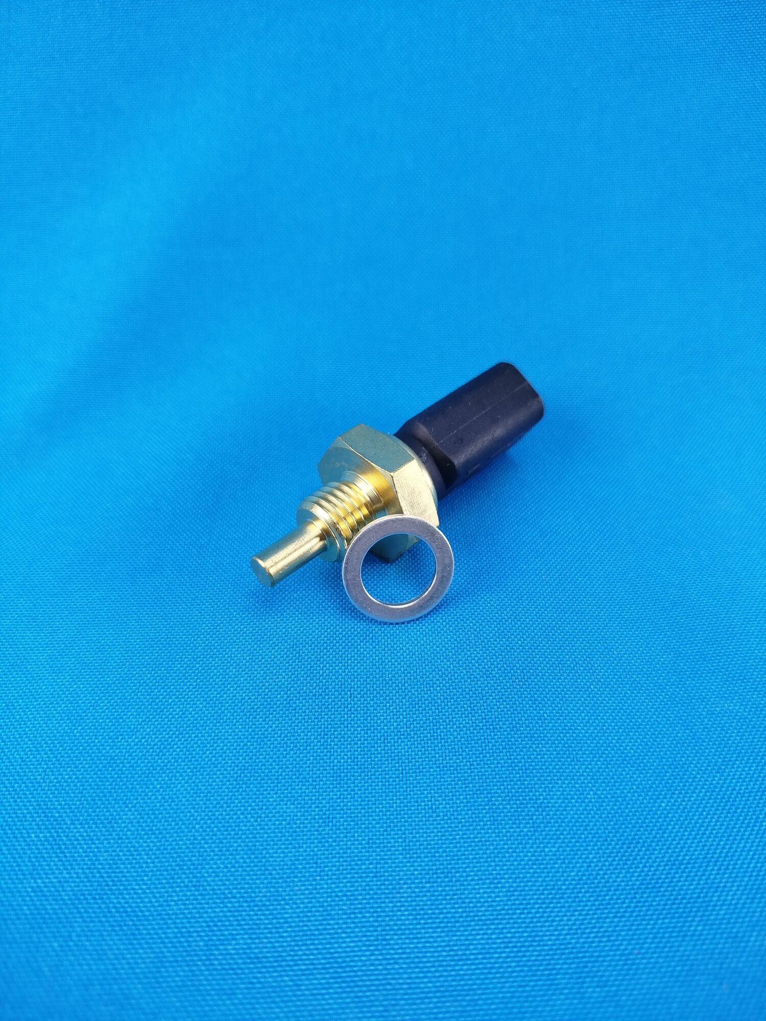 Датчик температуры "АвтоТрейд" для автомобилей Ларгус, Renault Logan, Sandero, Duster