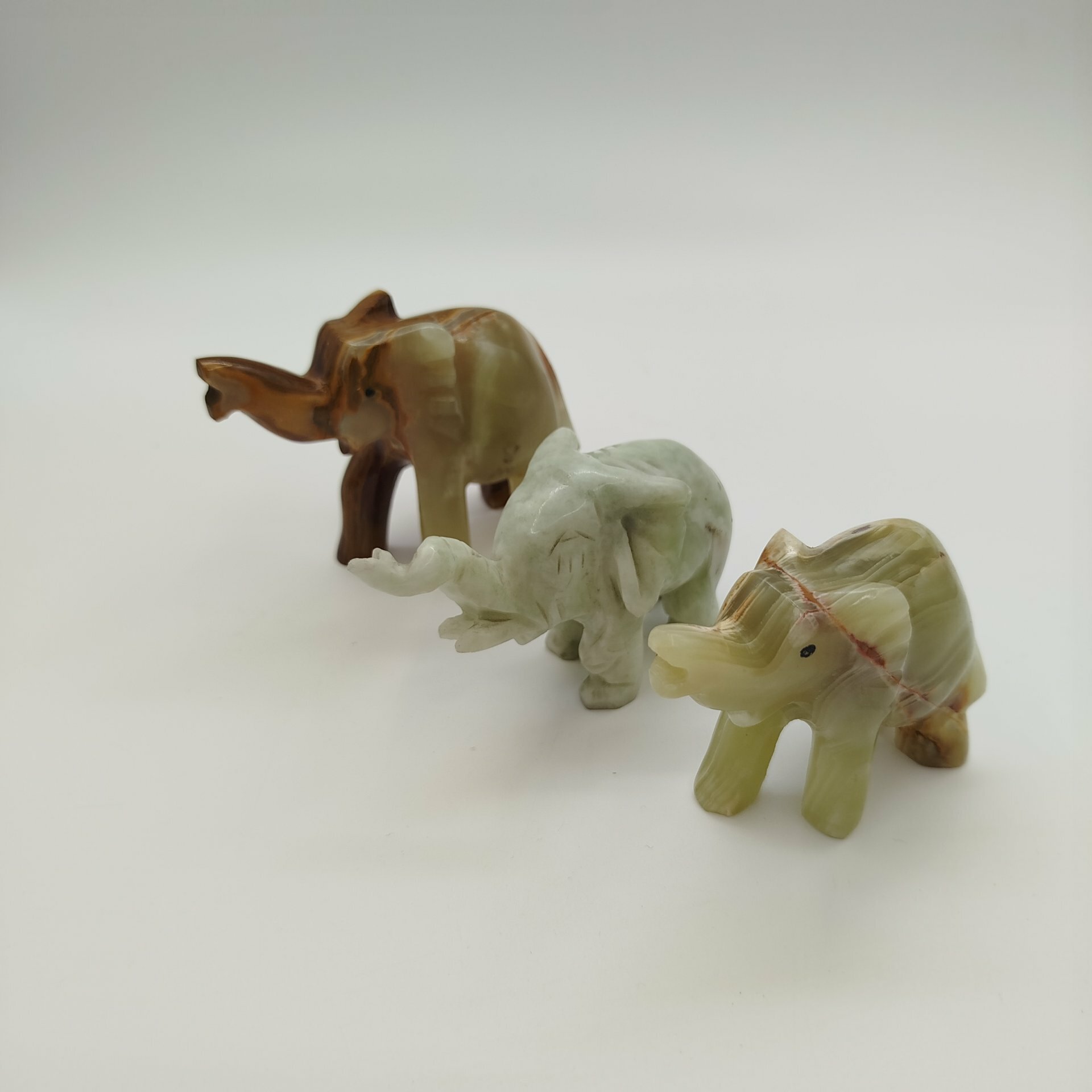 Набор из трех статуэток в виде слонов, натуральный камень, резьба, Азия, 2000-2010 гг.