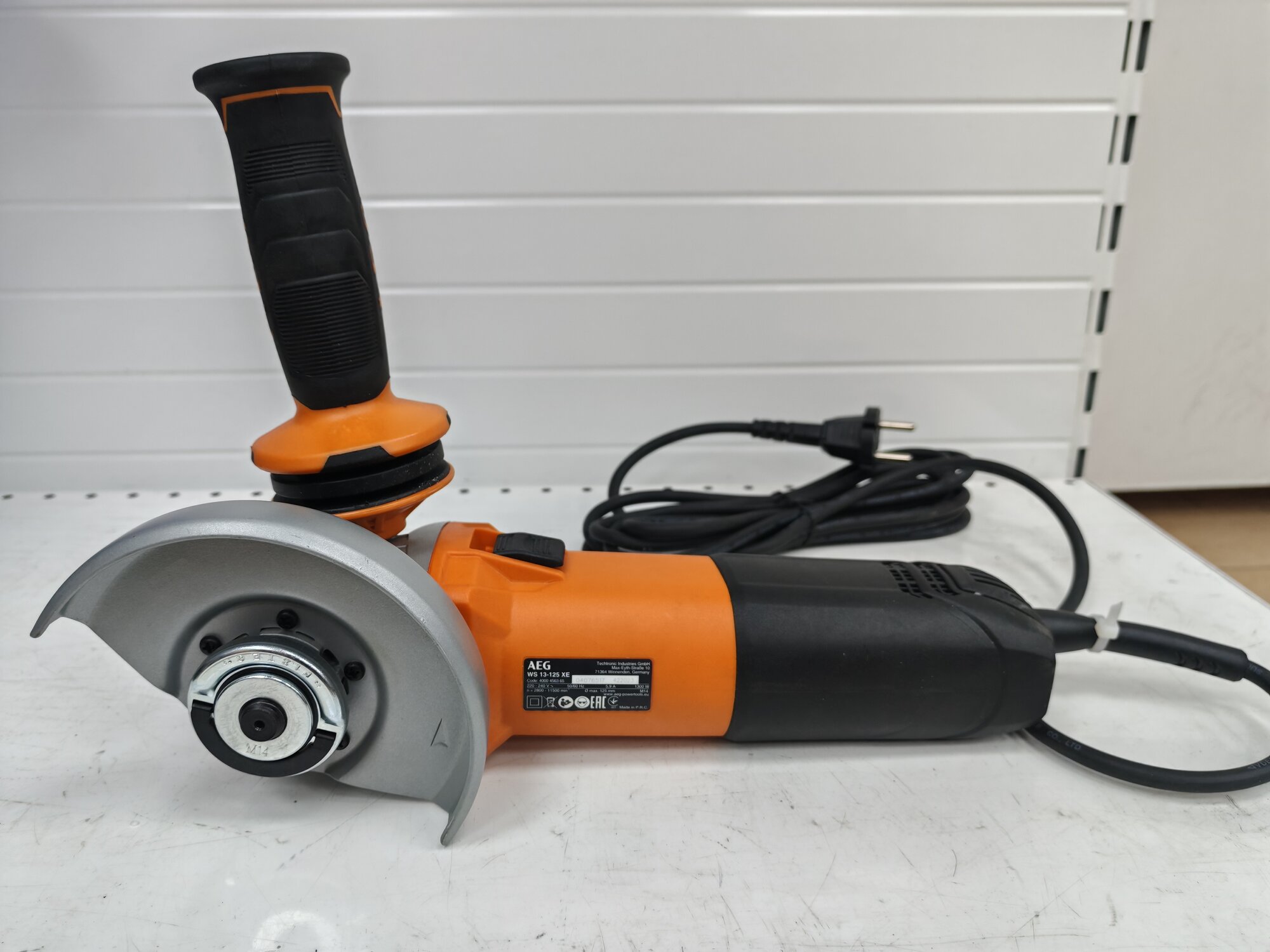 Шлифмашина угловая AEG УШМ болгарка 1300 Вт AEG WS13-125XE Б/У уценка
