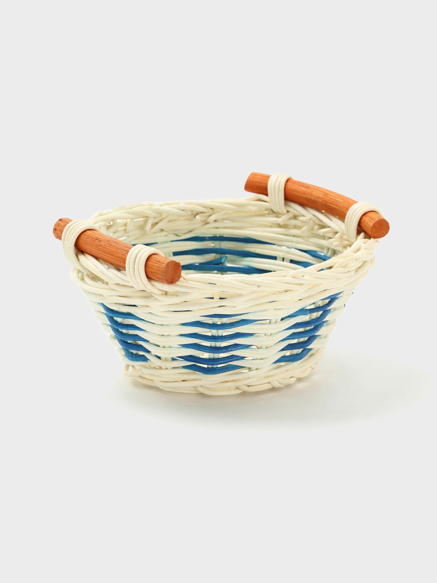 Корзина плетёная, 15x15x8 см, ротанг, цвет: бежевый, размер упаковки: 13.5 x 8 x 13.5 см.