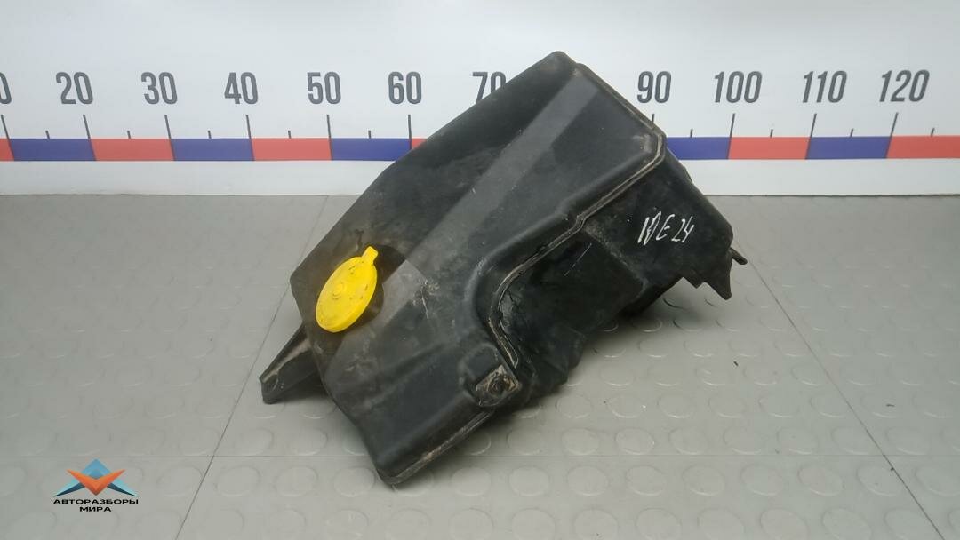 Бачок омывателя Mazda 6 GG 2002