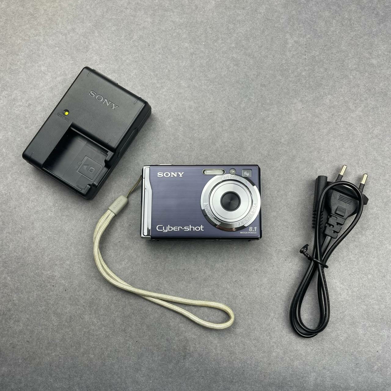 Цифровой компактный фотоаппарат Sony Cyber-shot DSC-W90, синий