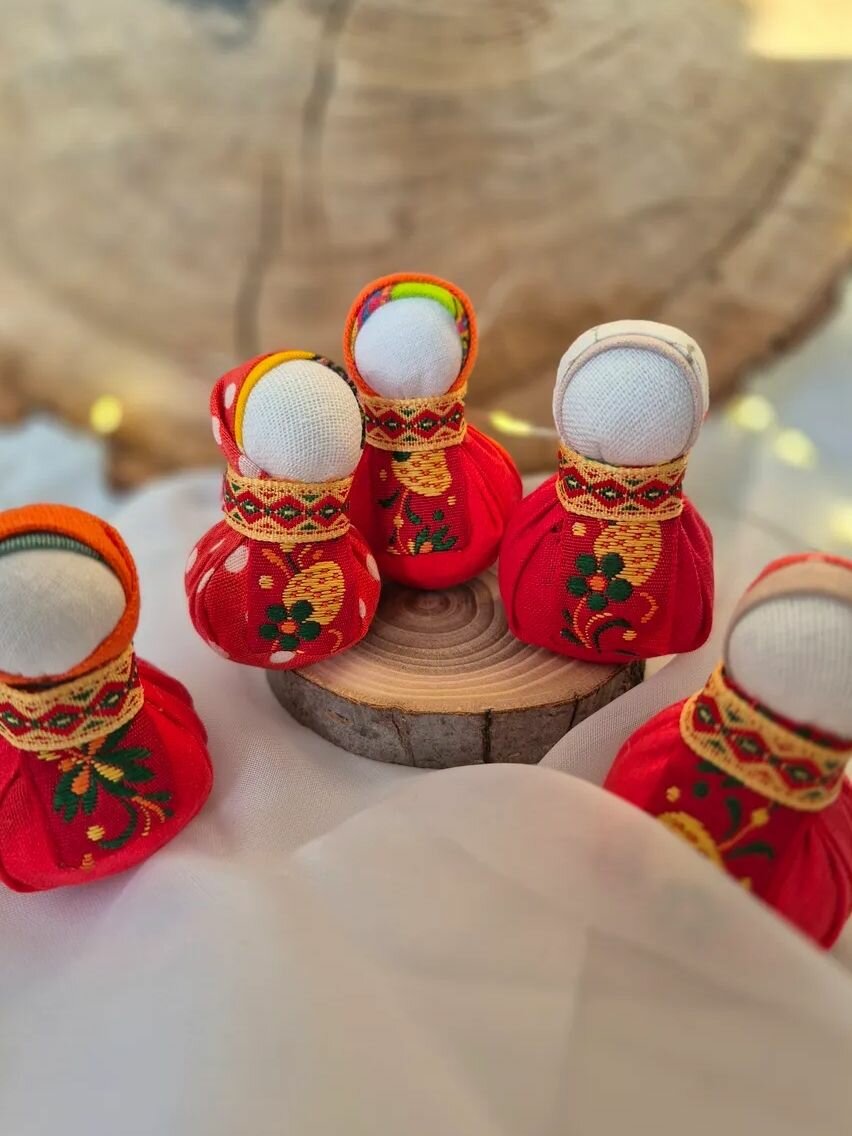 Куколка-оберег "Благополучница", для привлечения денег, текстиль, красная, высота 6 см