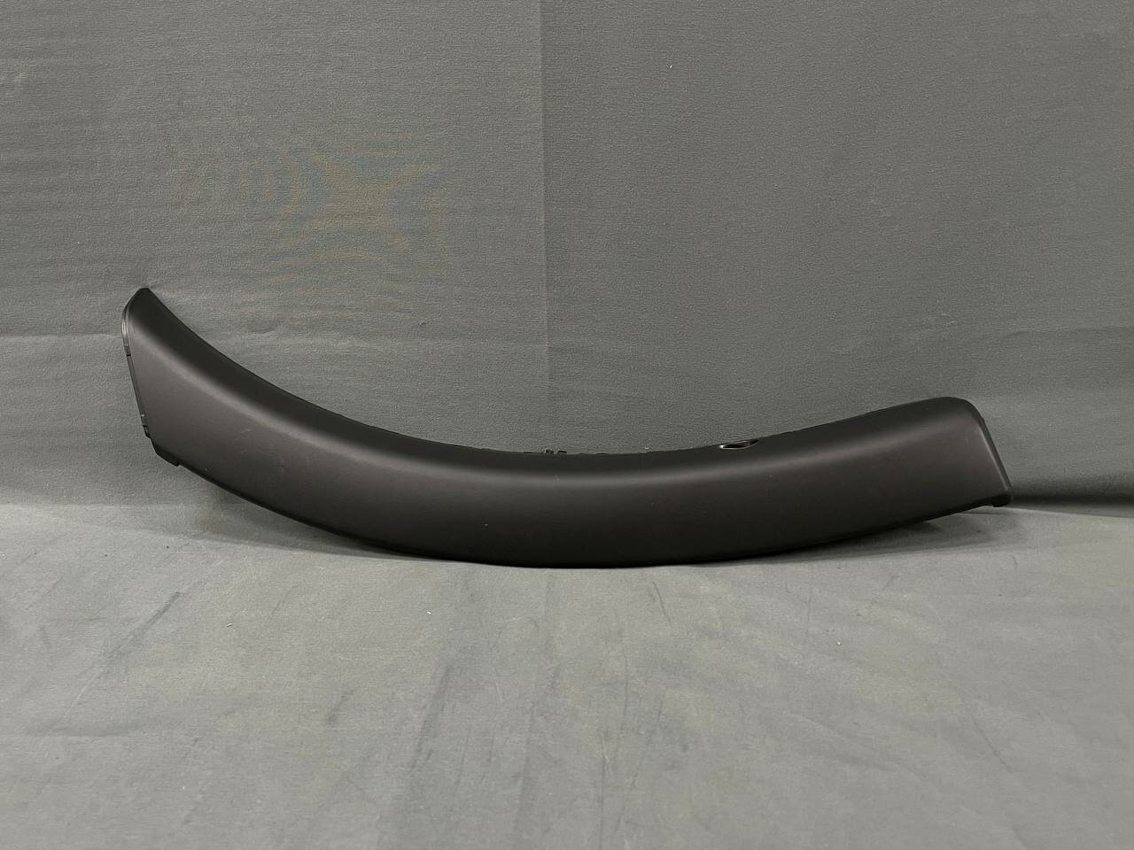 Молдинг заднего бампера Mitsubishi LWMB15005RR