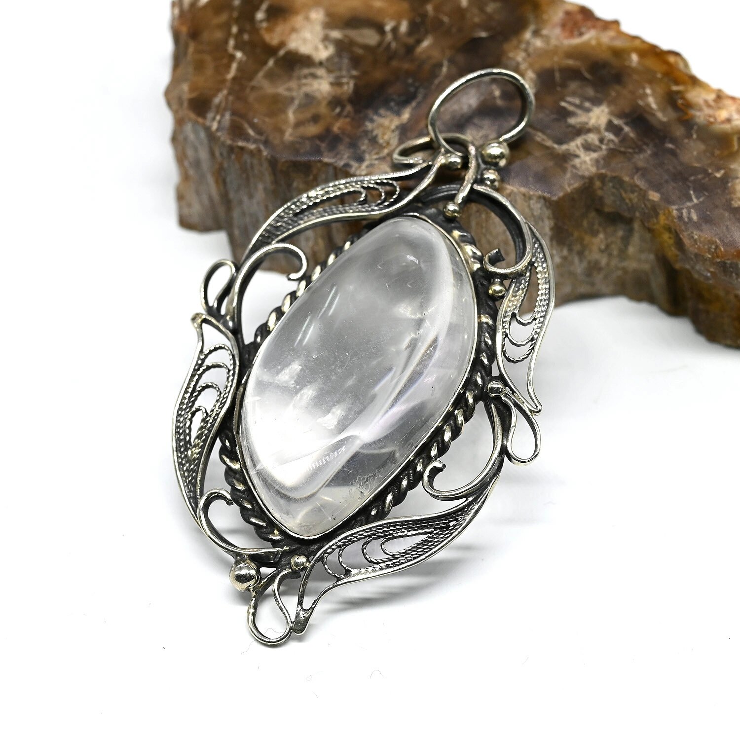 Кулон винтажный с горным хрусталем 35*51мм. .