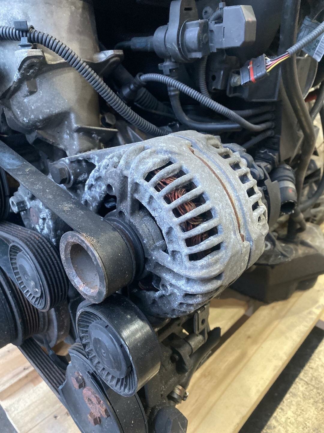 Генератор для BMW 5 E60/E61 2.5 OEM 7519721