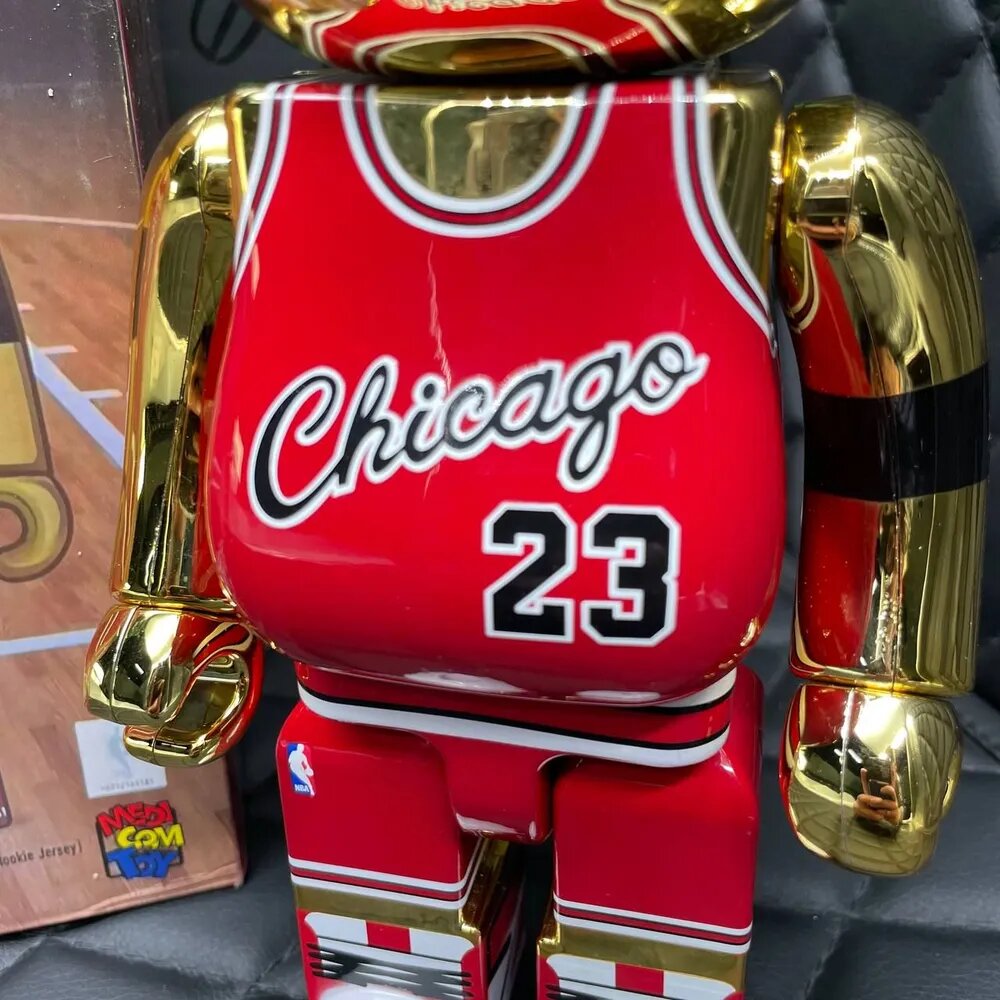 Игрушка Bearbrick Michael Jordan 28см Фигурка Золотой хром — фото 1
