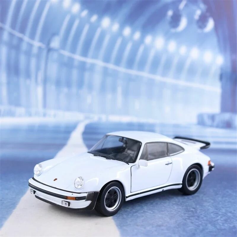 WELLY 1:24 1974 Porsche 911 Turbo 3.0 SportsСимулированная игрушковая машина из сплава: подходит для игры и коллекционирования, тонкая работа и точное воспроизведение модели