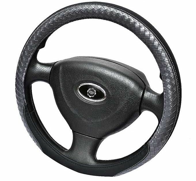 Оплетка на руль для автомобиля Шкода / Skoda Octavia, Rapid, Yeti, Kodiaq, Superb и др, в черном цвете с серыми вставками, Экокожа