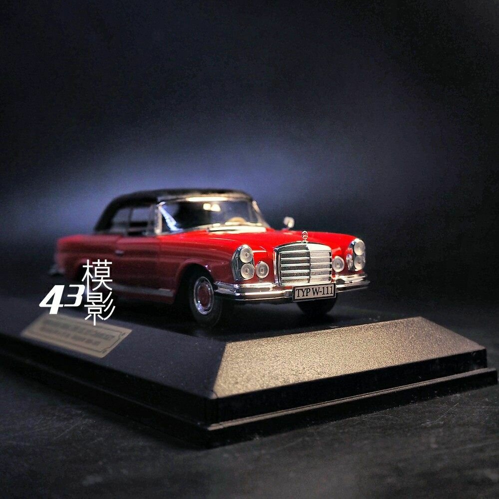 Пластиковая модель автомобиля Mercedes-Benz 280 SE с красным мягким верхом в масштабе 1:43 FALLER, произведенная в Германии, с открывающимися дверями W111