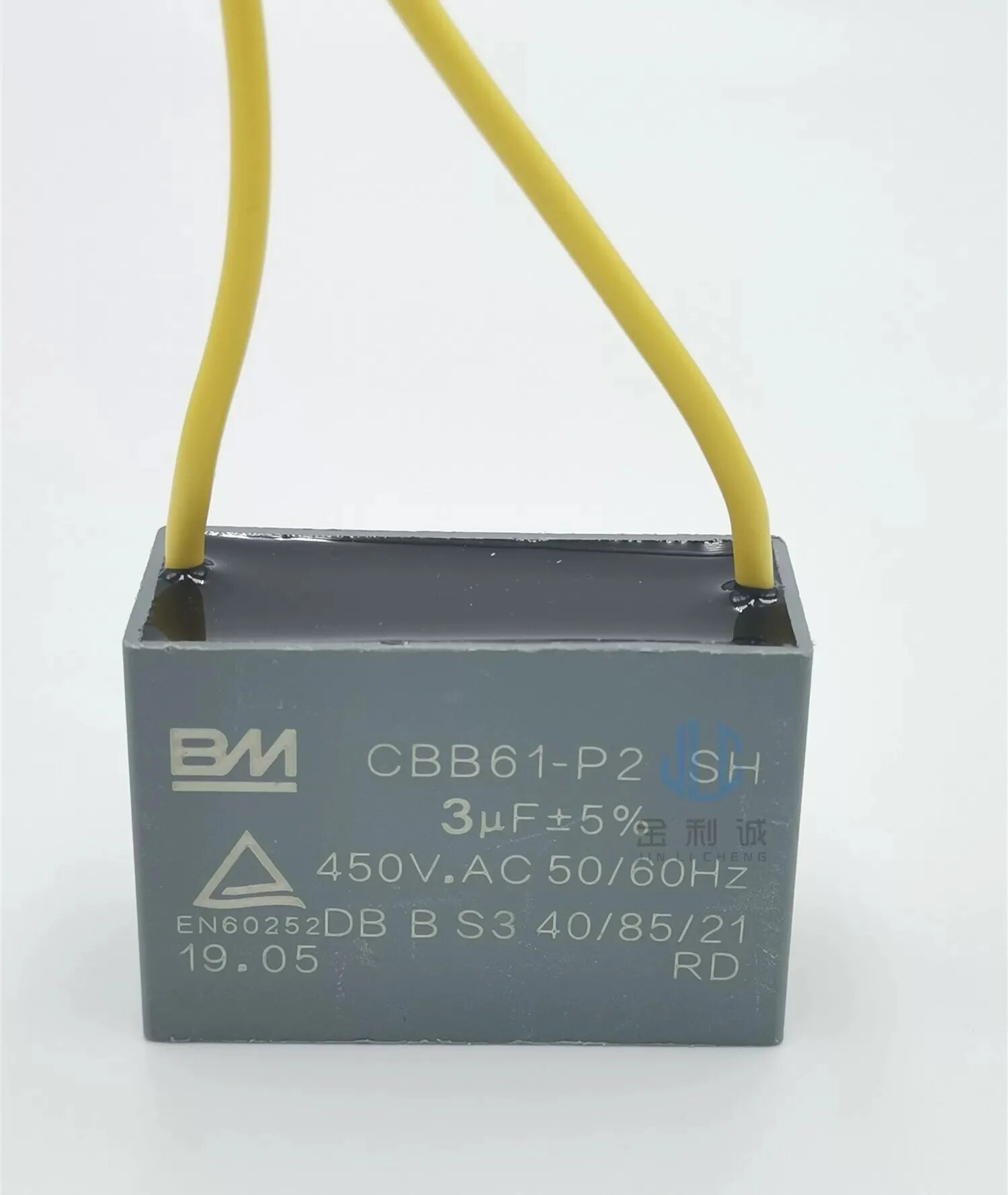 Пусковой конденсатор CBB61 3 мкФ 450В