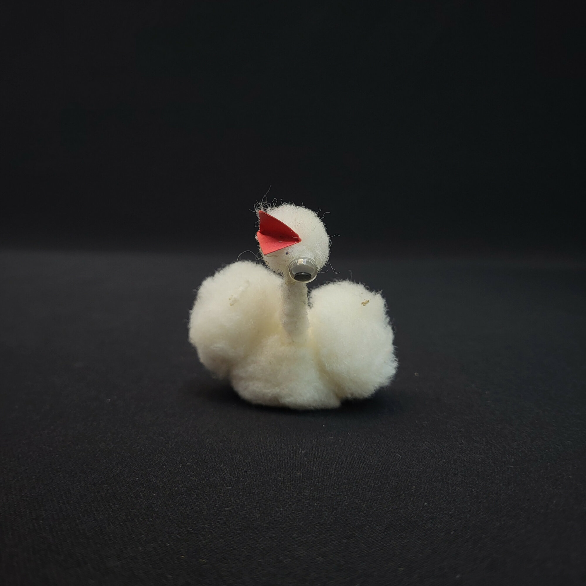 Игрушка винтажная, СССР. Фигурка цыпленка из синтетического волокна и пластика