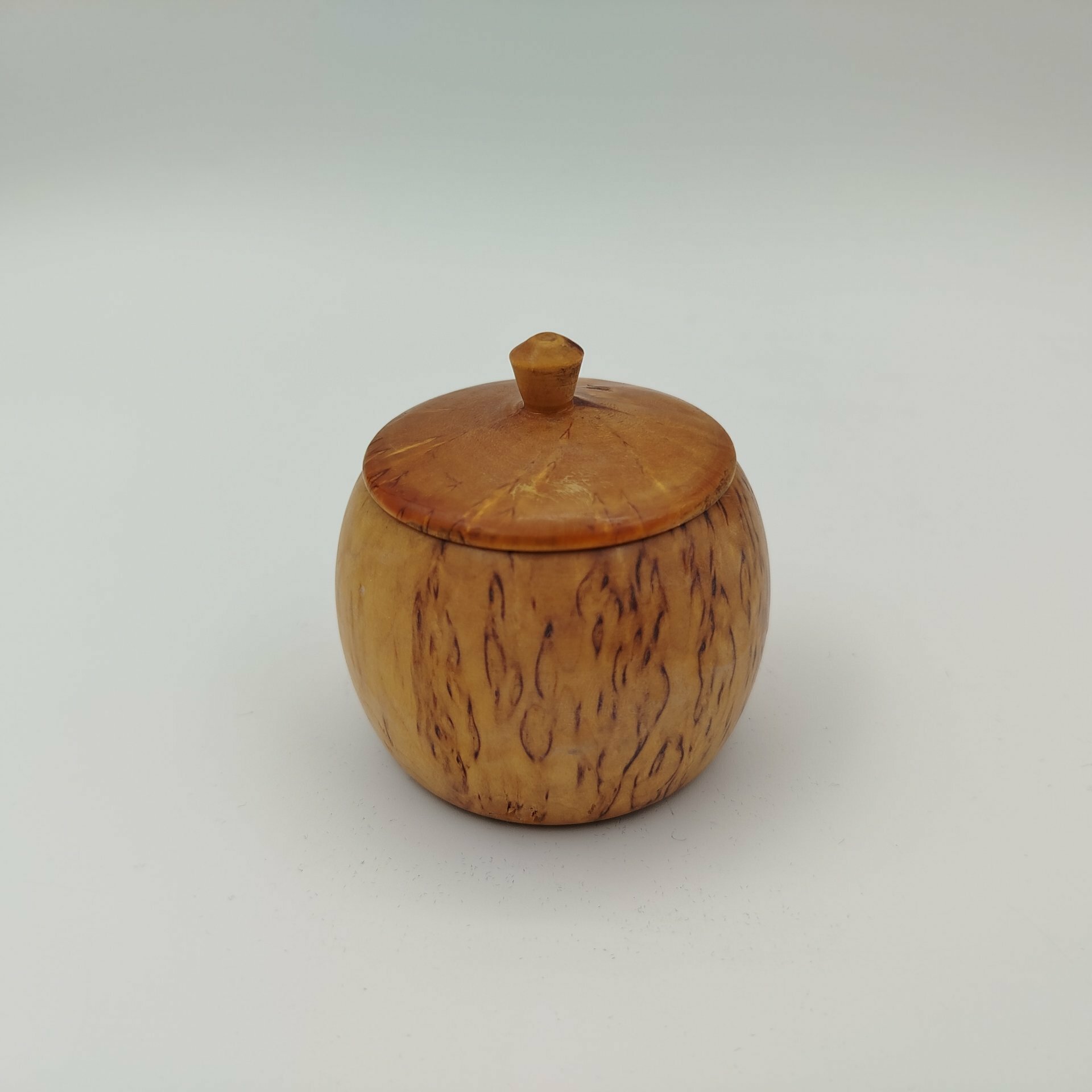 Шкатулка бочкообразной формы с крышкой, дерево, береза, СССР, 1950-1980 гг.