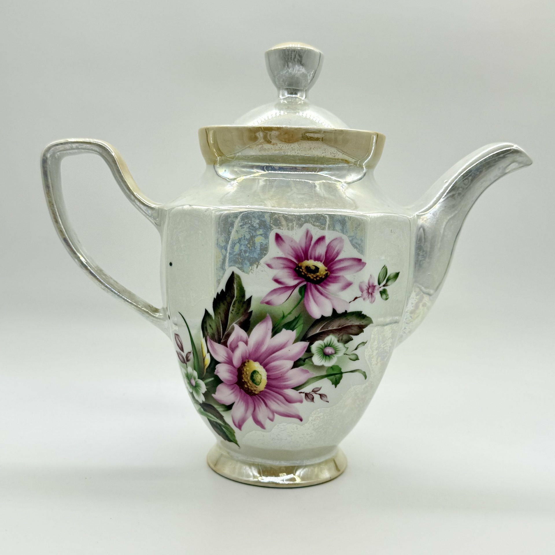 Большой чайник с цветочным декором, фарфор, деколь, люстр, СССР, 1980-1990 гг.