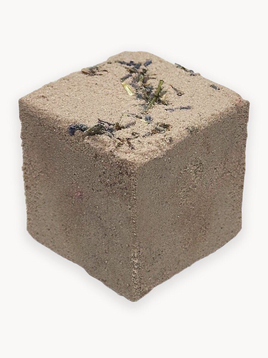 Бомбочка для ванны Solace с ароматом Миндаль ручной работы с морской солью, шиммером и сухоцветами (бежевый)