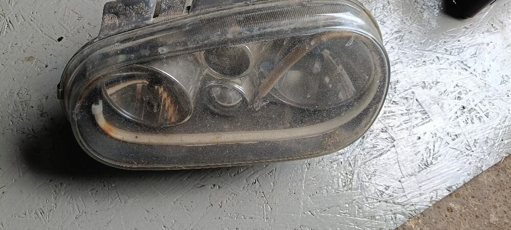 Фара левая Volkswagen golf 4