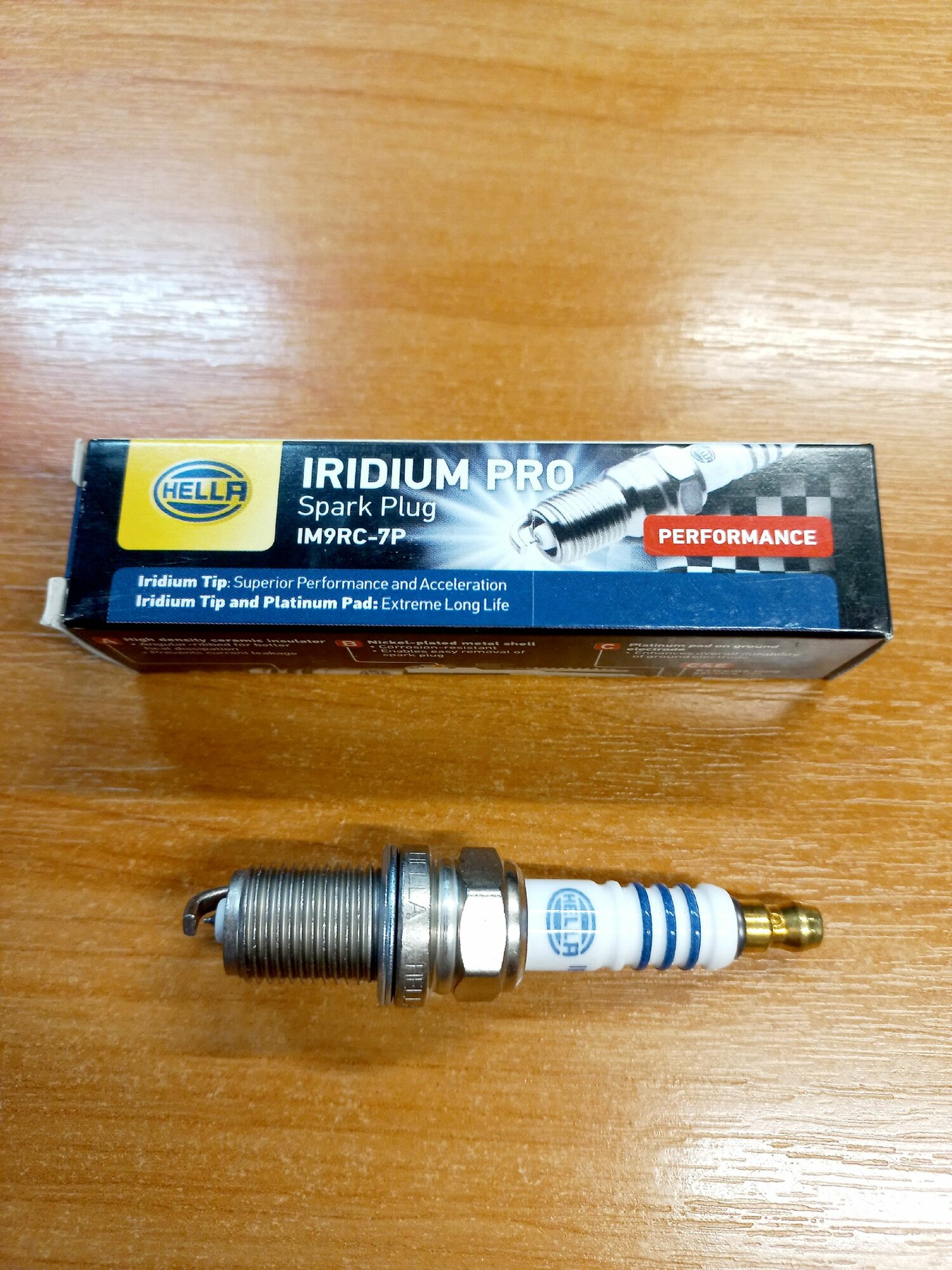 Свеча зажигания (IM9RC-7P) 8EH188706-361 Hella