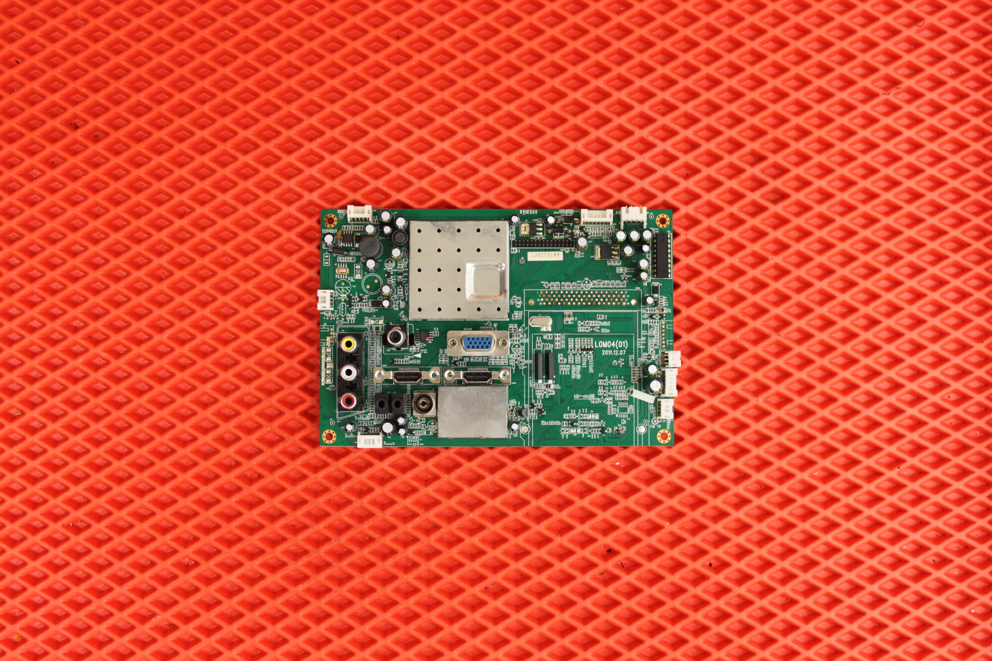 Основная плата (MAIN) L0M04 (01) для телевизора BBK LED2452FDTG в надёжной упаковке