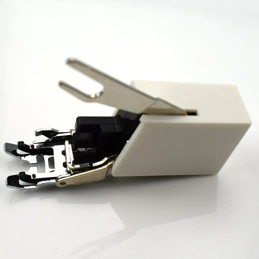 Прижимная лапка оверлока для швейных машин Brother Janome