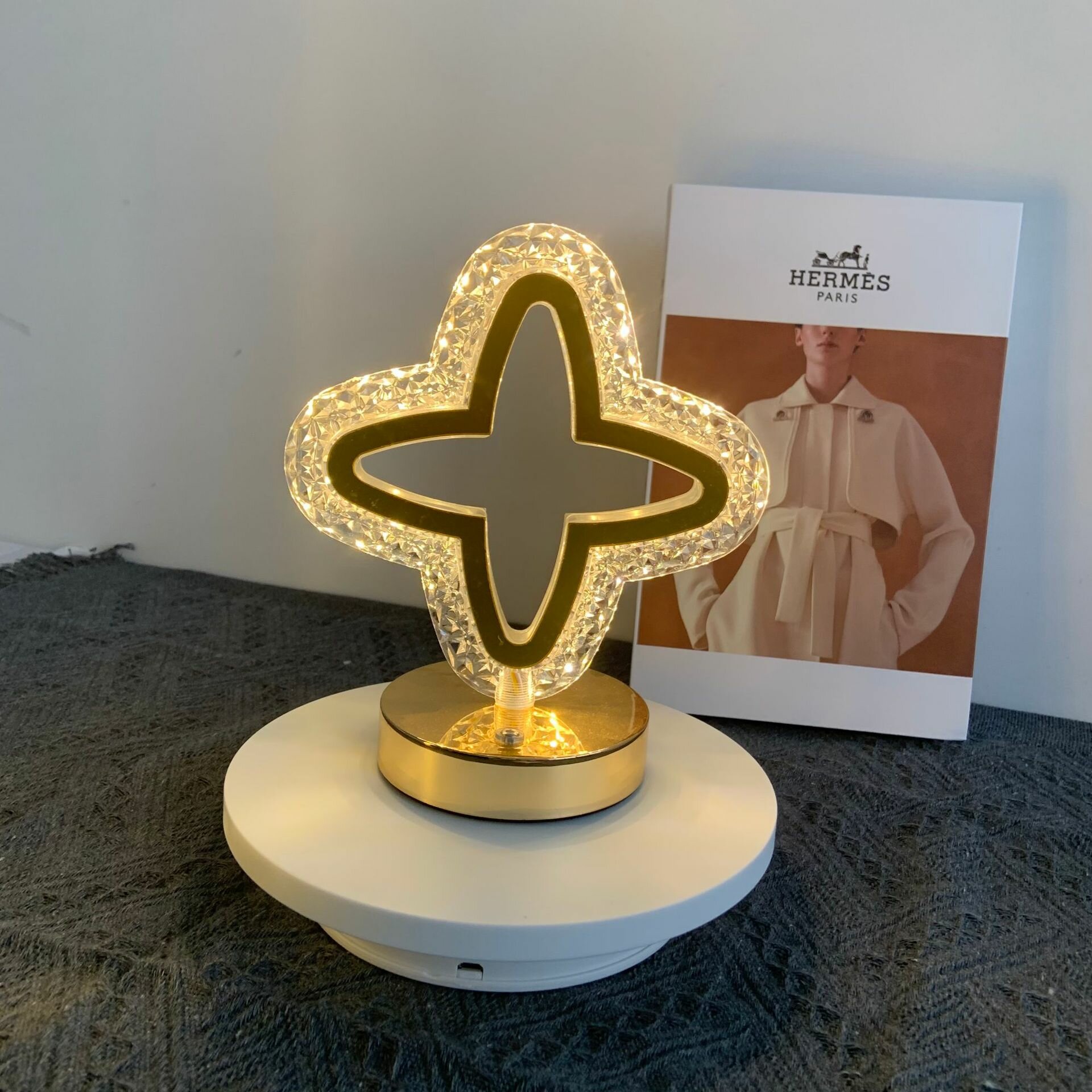 Хрустальная настольная лампа, роскошная прикроватная лампа для спальни, Четырехлистный клевер (перезаряжаемый) + 2 Вт