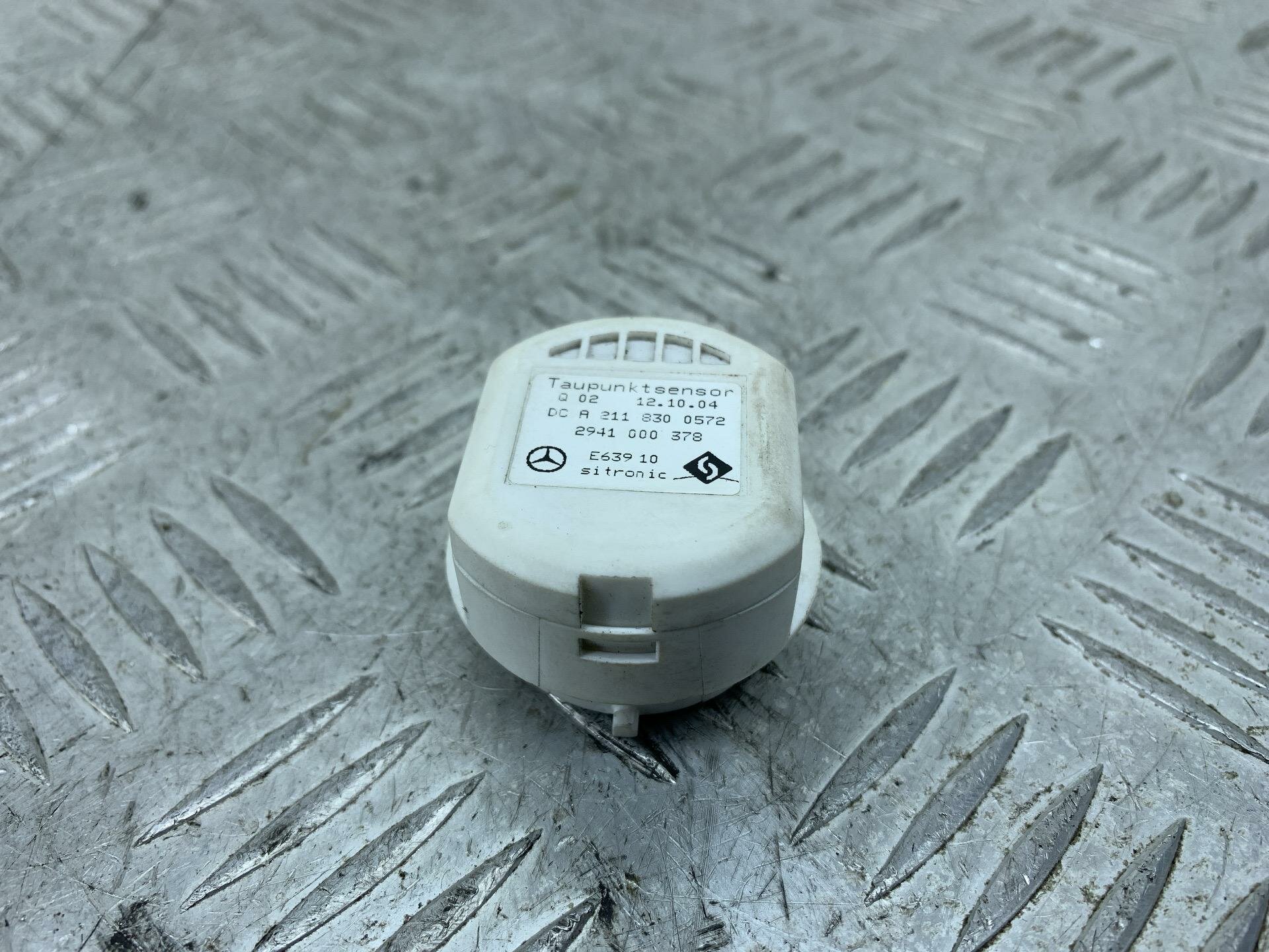 Датчик температуры в салоне Mercedes-Benz E W211 2004 A2118300572