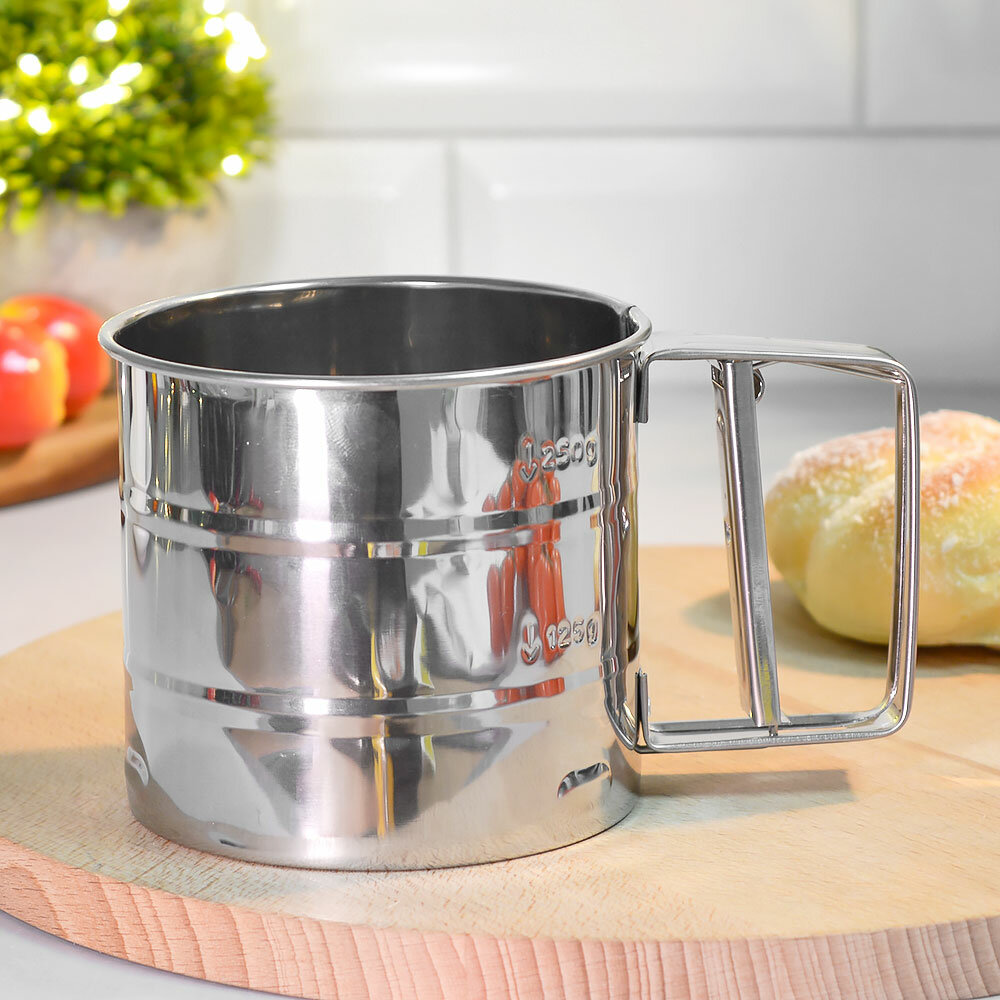 Сито-кружка для муки 500 мл, нержавеющая сталь, с ручным механизмом, с мерной шкалой