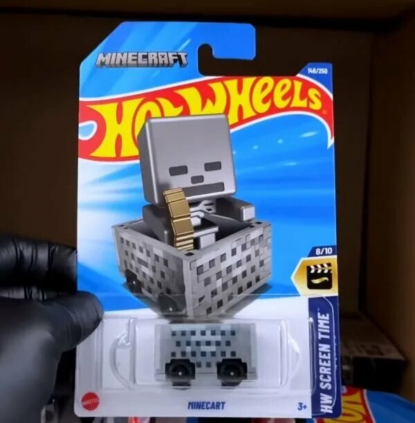 Машинка Mattel Hot Wheels 2025 C4982 Minecraft