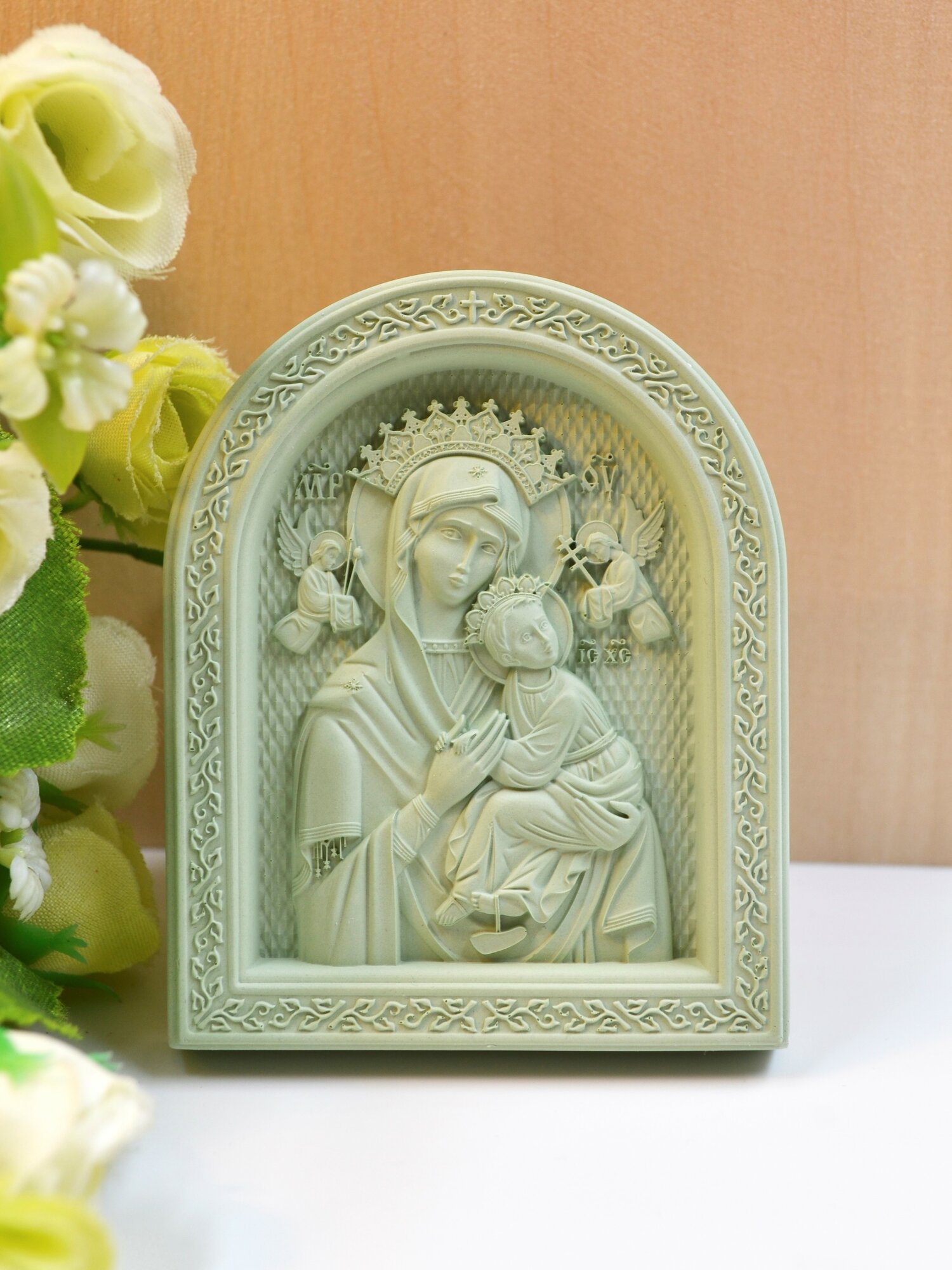 Страстная икона Божьей Матери, Всепомогающая, размер 5,5х7 см, гипс