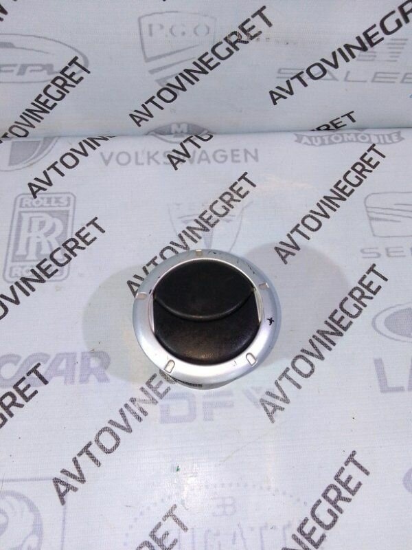 Дефлектор воздуховод Renault logan Б/У с пробегом