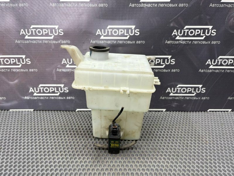 Бачок стеклоомывателя