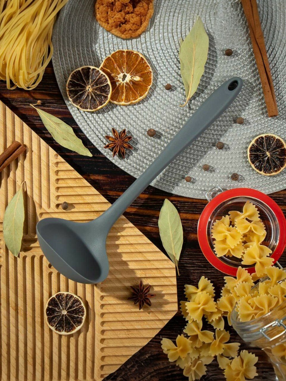 Половник силиконовый Daniks Bern S-DC12-KT551-G01 серый, термостойкий кухонный черпак для супа, компота, антипригарной посуды, подвесной