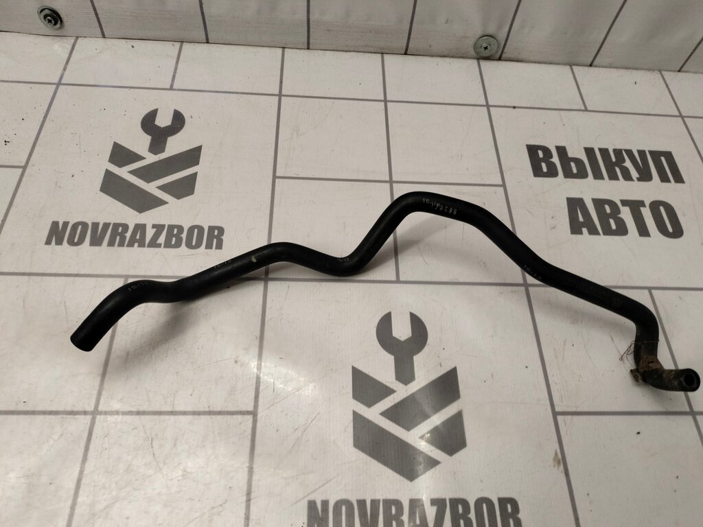 Трубка вакуумная Skoda Yeti 2009-2018