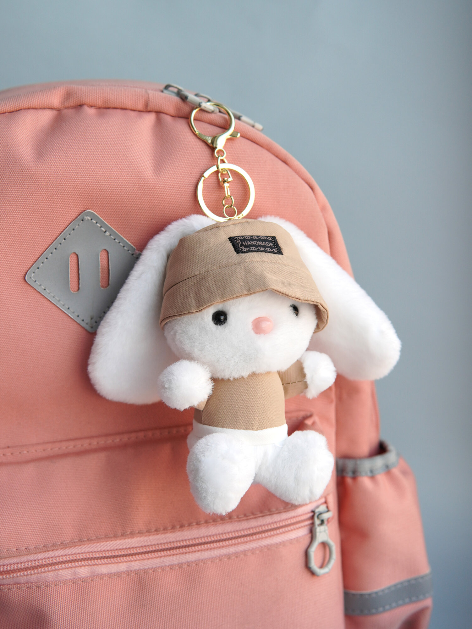 Мягкий брелок «Зайка в панамке» | Плюшевая игрушка | Уютный компаньон