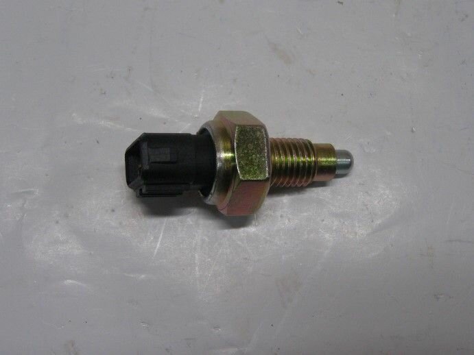 Датчик задн. хода Chery Amulet Bonus Indis Karry Kimo Tiggo Very