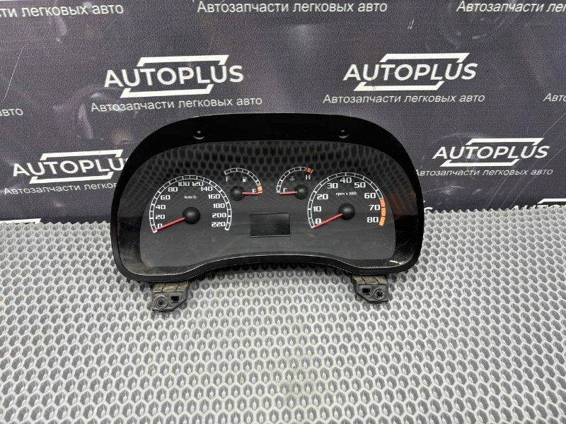 Панель приборов