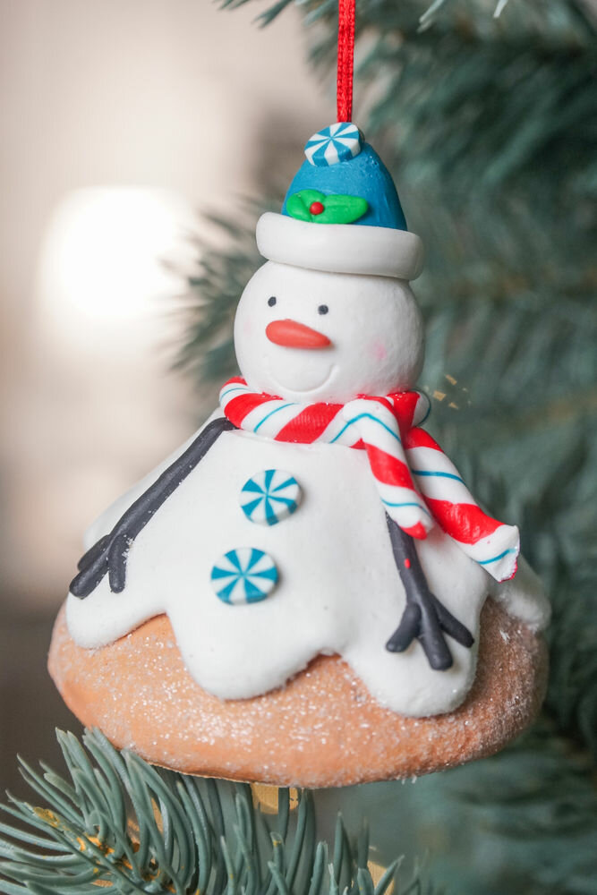 Ёлочное украшение снеговик айко, полистоун, 8 см, Koopman International CAA720240-1