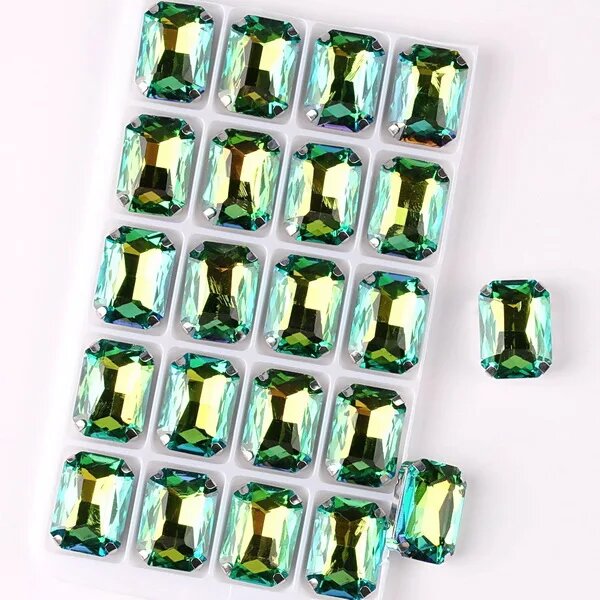 Стразы изумрудные прямоугольные SNCRYSTAL 20 шт.