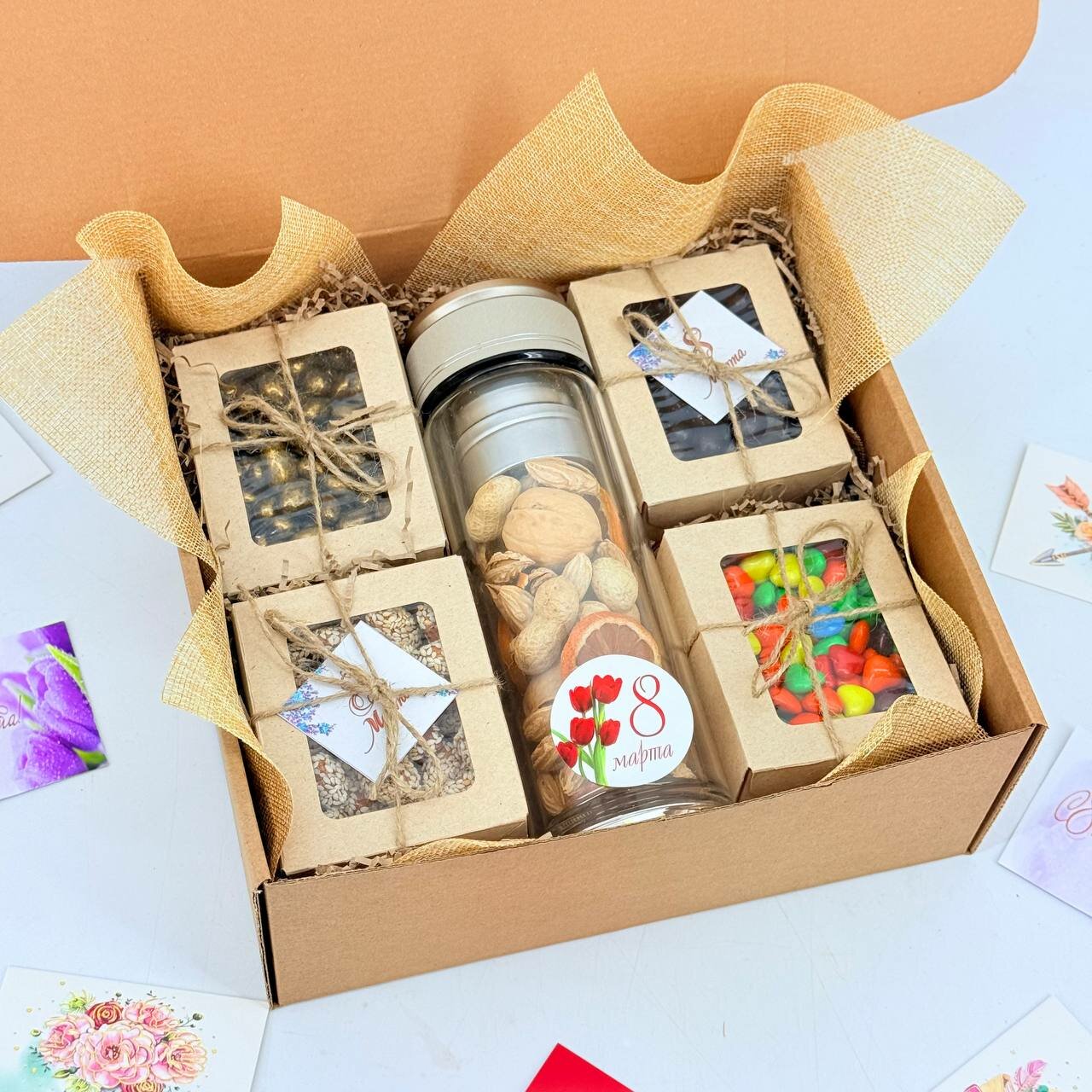 Подарок на 8 марта. Подарочный набор сладостей, орехов со стеклянным термосом заварником