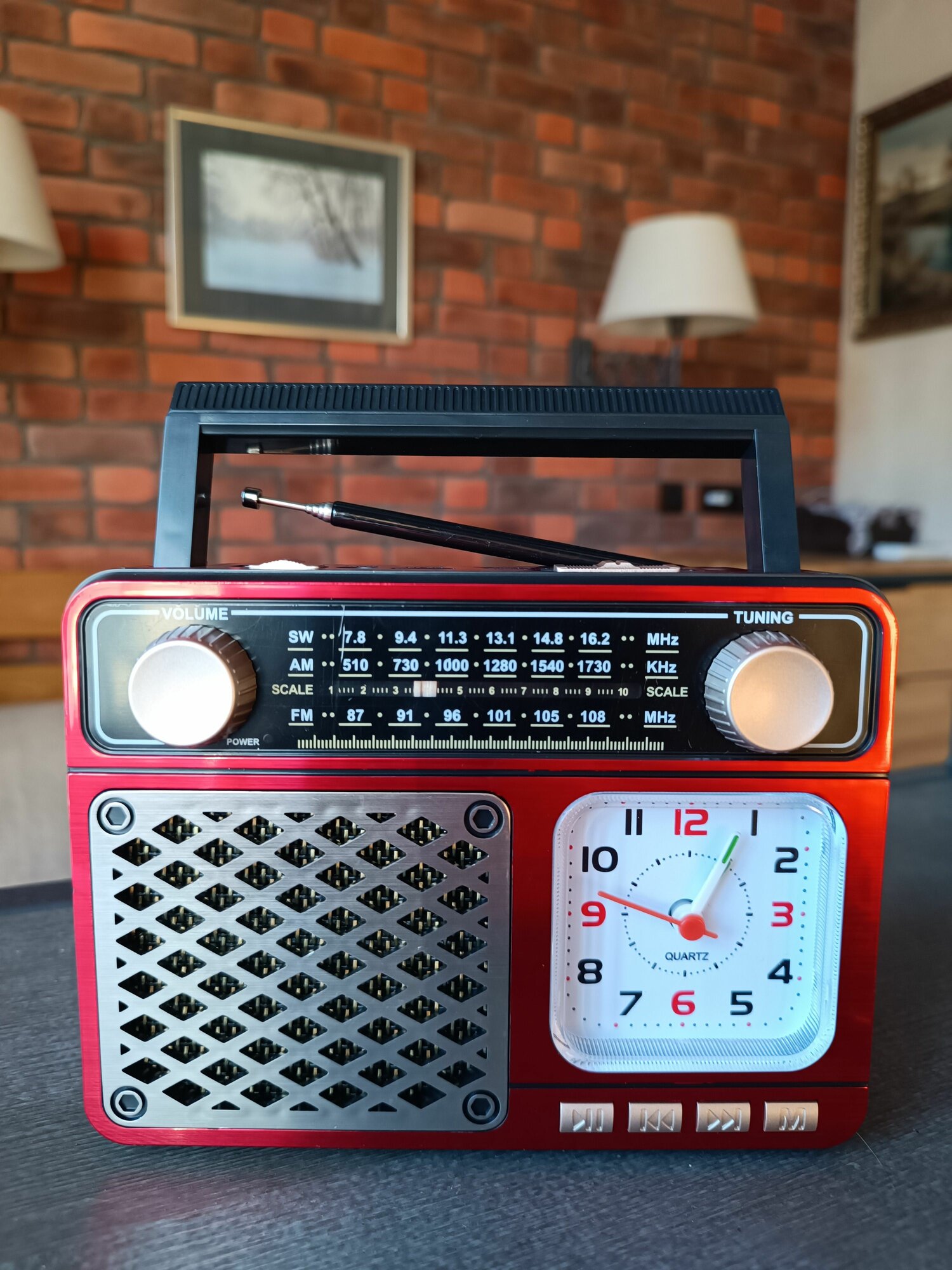 Радиоприемник с часами MEIER MD-939-S фонарик, аккумулятор