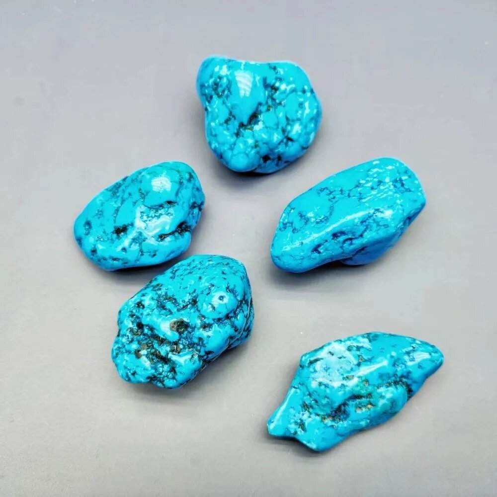 Бирюзовый неополированный кварцевый кристалл Blue 40-80g