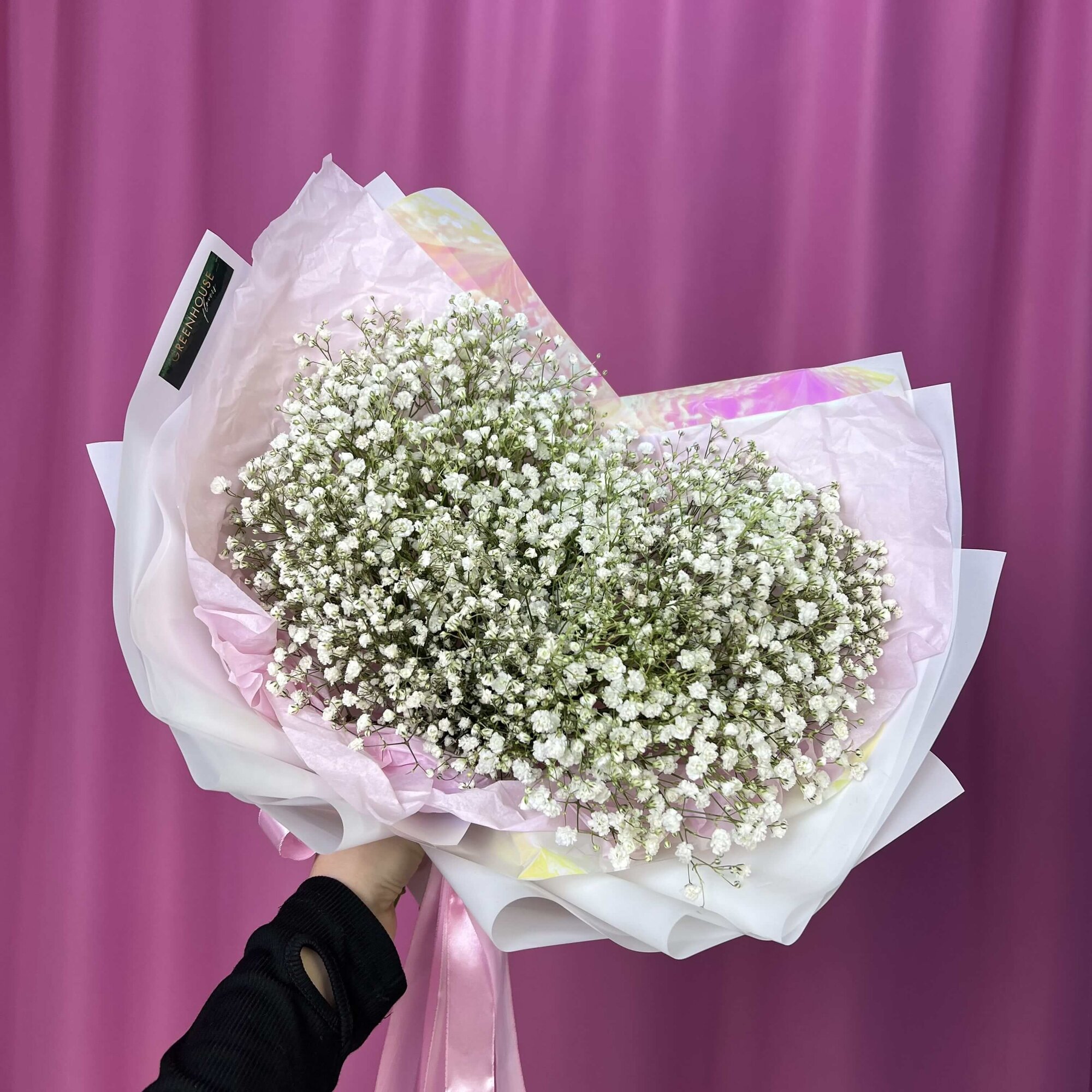 Букет из 9 белых гипсофил, идеальный подарок для любимой девушки