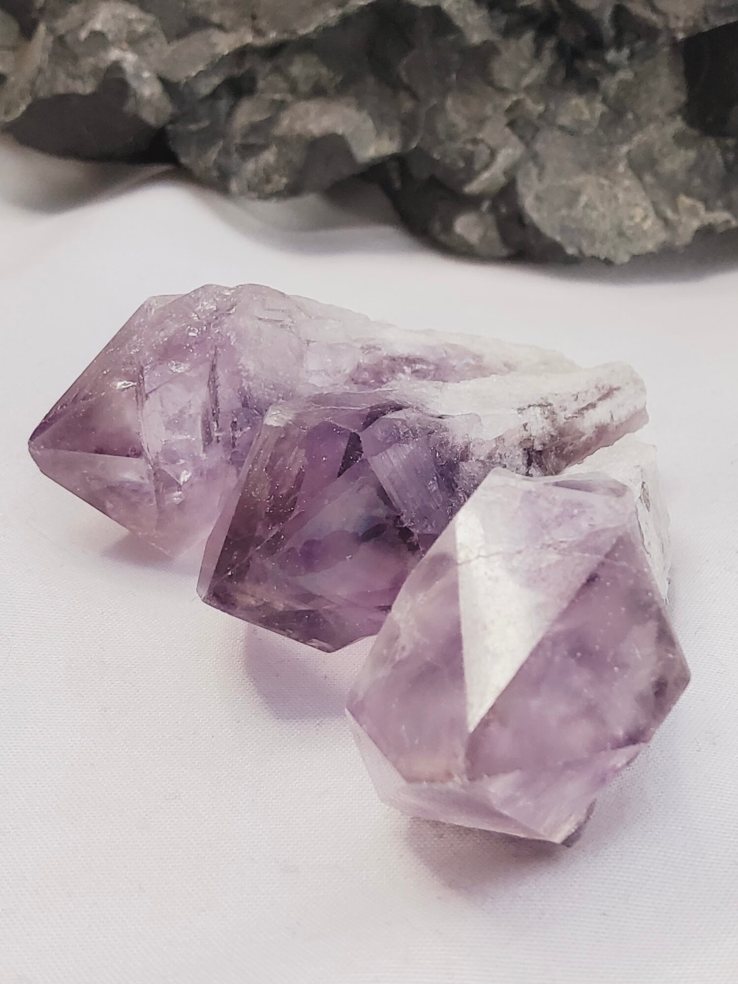 Аметист кристалл натуральный. Образец для коллекций.  Размер малый (s)