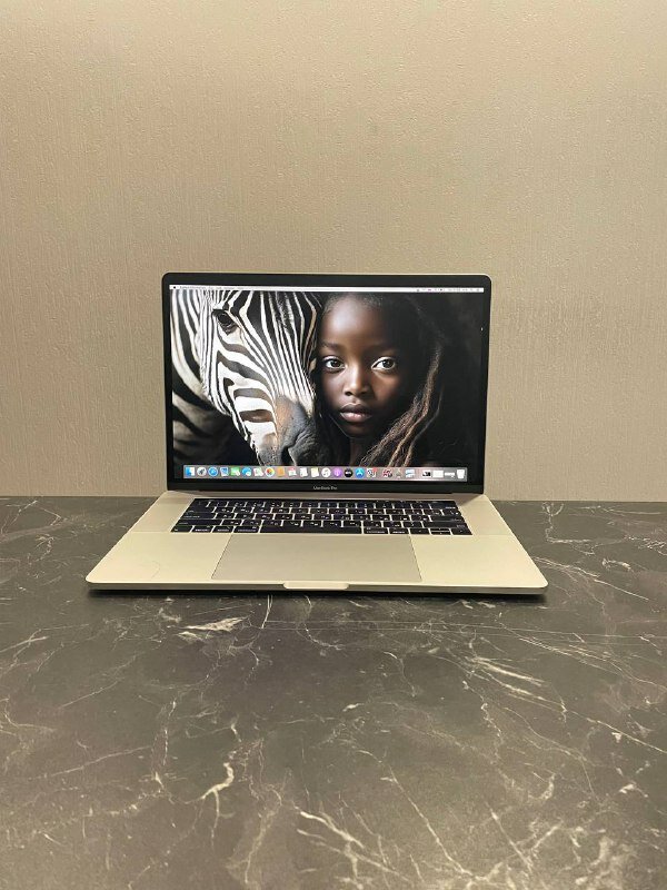 Ноутбук Apple MacBook Pro 15 2018, процессор Intel Core i9, 16/512 ГБ, DDR4, AMD Radeon Pro 560X, MacOS, Серый космос